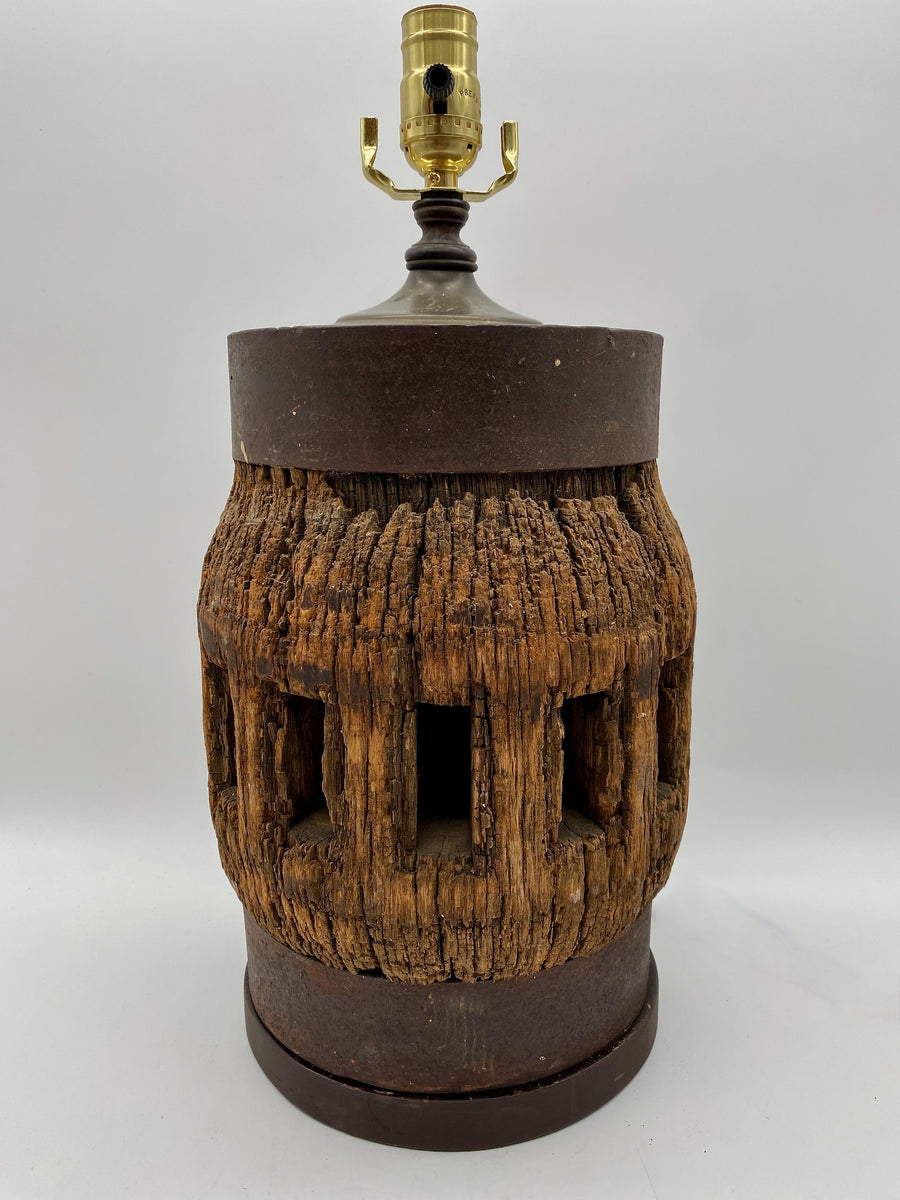 Wagon Wheel Hub Lamp, ~26" – Enchanted Lighting